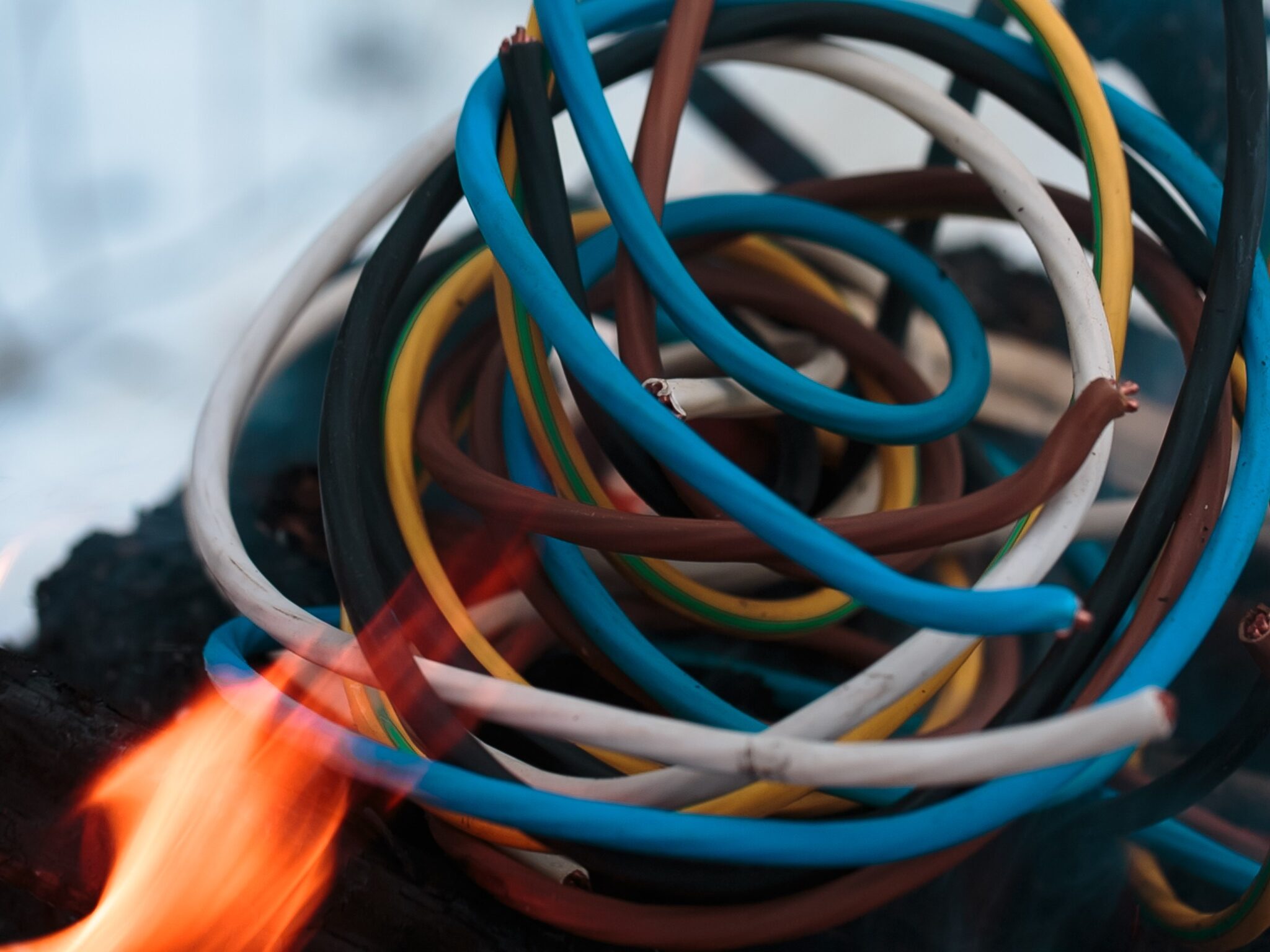 Yuma Electrocution Injury Lawyer - Lerner and Rowe Injury Attorneys